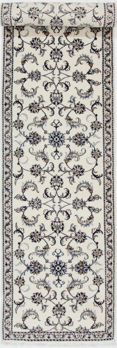 Middle Eastern Rug in Wool for sale at Pamono