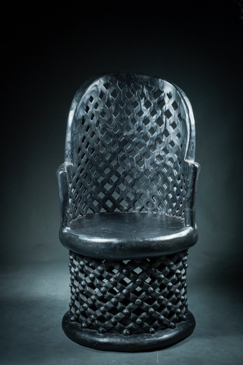Royal Bamileke Throne in Hand-Carved Wood for sale at Pamono