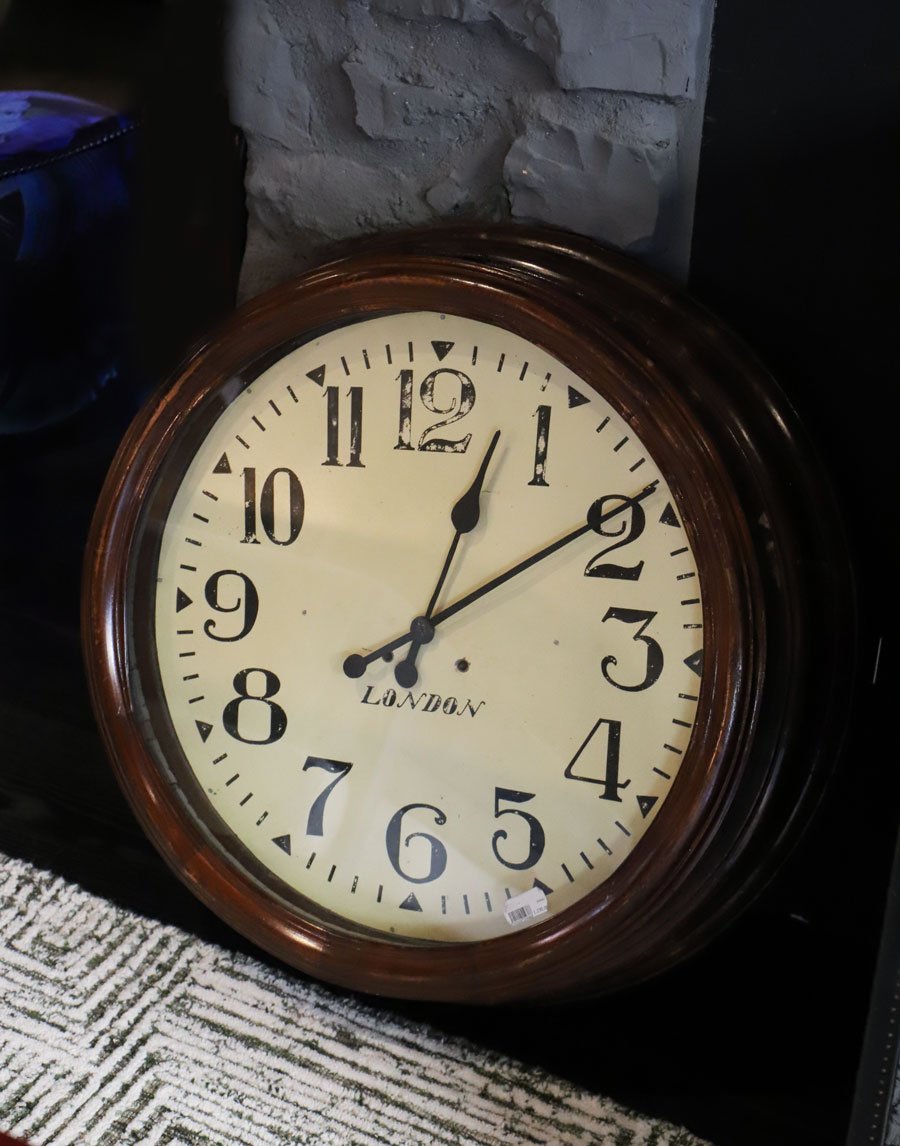 English Wall Clock in Mahogany for sale at Pamono