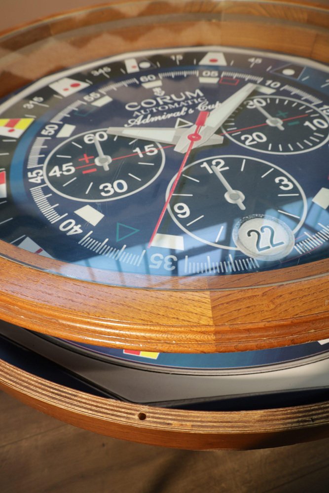 Large Round Display Table, 1990s for sale at Pamono