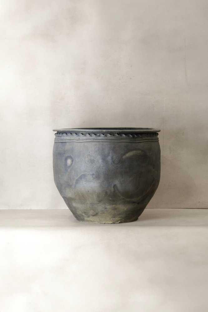 Big Grey Asian Pot for sale at Pamono