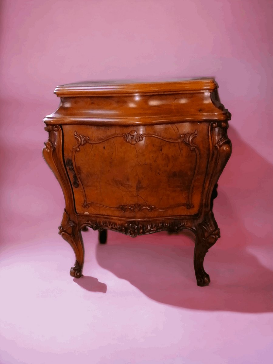 Stupendi Carved Venetian Dressers and Bedside Tables, 1930s, Set of 3 ...