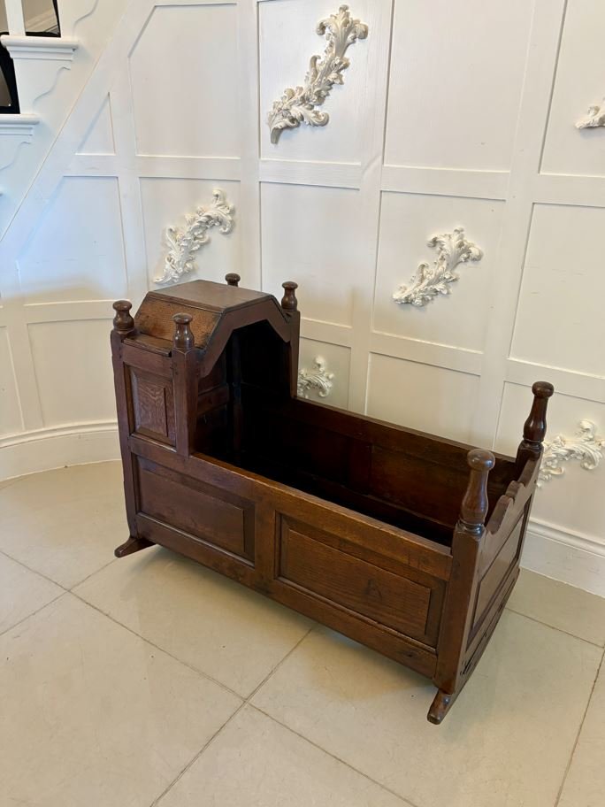 Antique William and Mary Oak Panelled Rocking Crib, 1685 for sale at Pamono