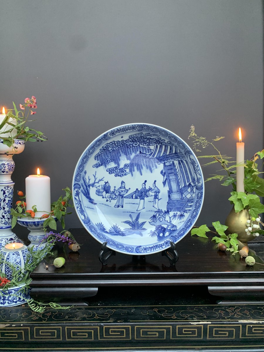 Chinese Blue and White Bowl with Feet and Romance of West Chamber Decor ...
