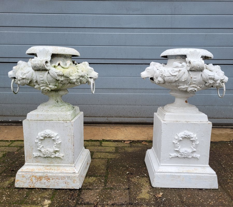 Antique Cast Iron Vases on Columns with Lion Head and Flowers, Set of 4 ...