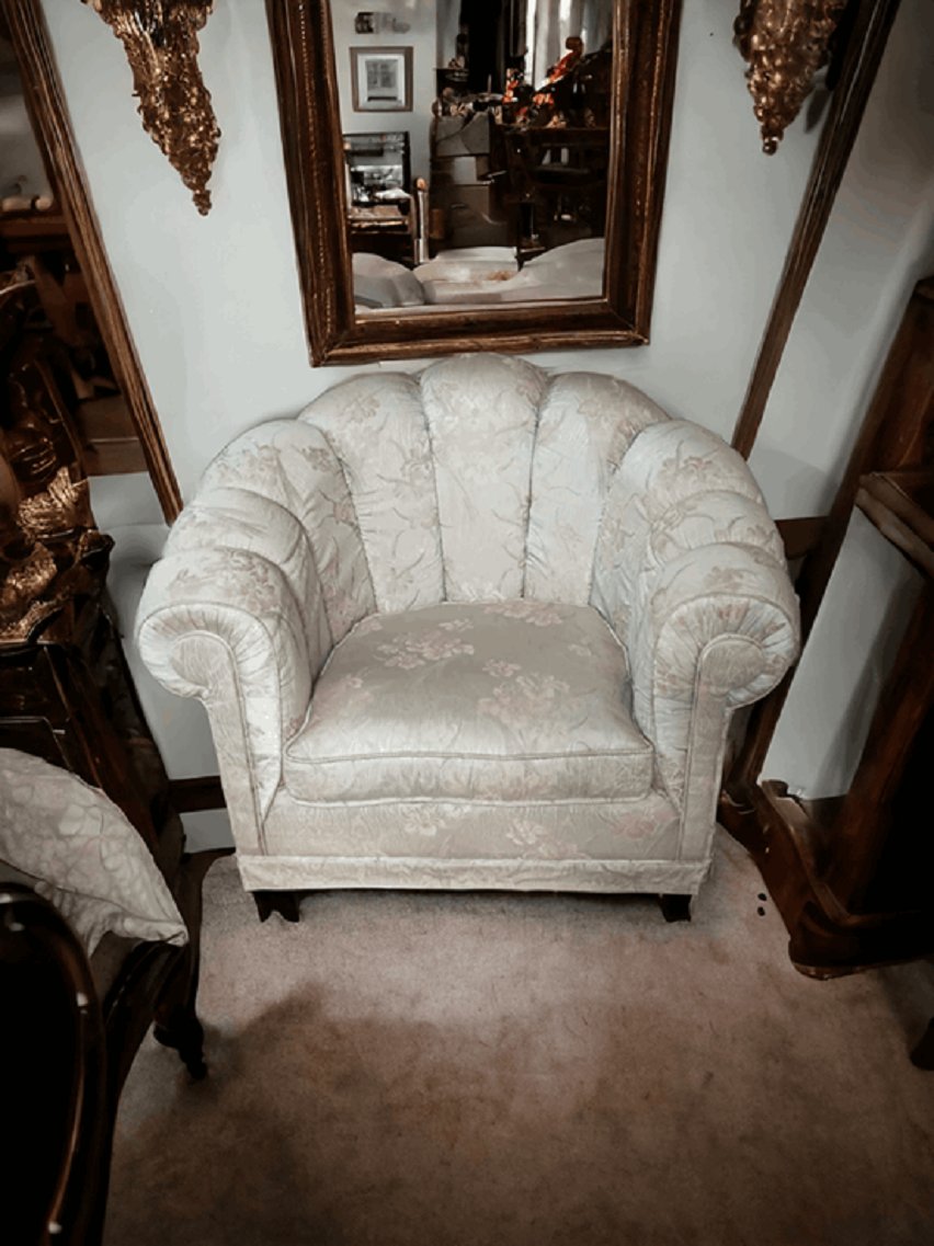 Shell-Shaped Damask Armchair, 1980s for sale at Pamono