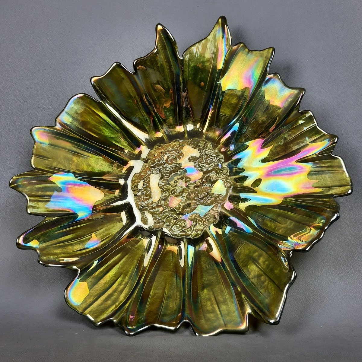 Modernist Iridescent Green Glass Sunflower Centerpiece, 1980s for sale at Pamono