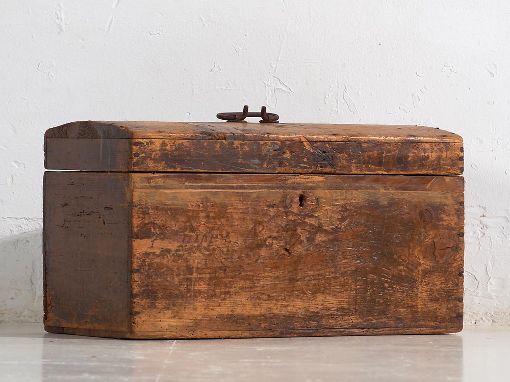 Vintage Storage Chest, 1920 for sale at Pamono