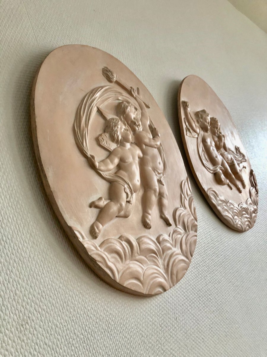 Large Medallions with Putti in Plaster, 1950s, Set of 2 for sale at Pamono