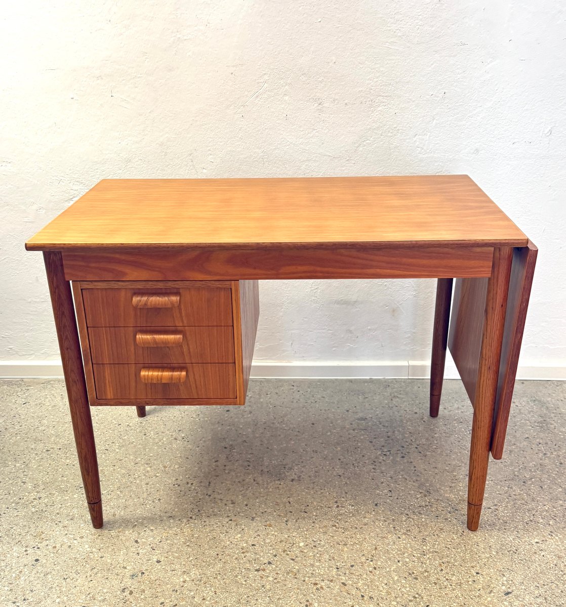 Small Oak Desk attributed to Esko Pajamies for Asko, Finland, 1960s for ...