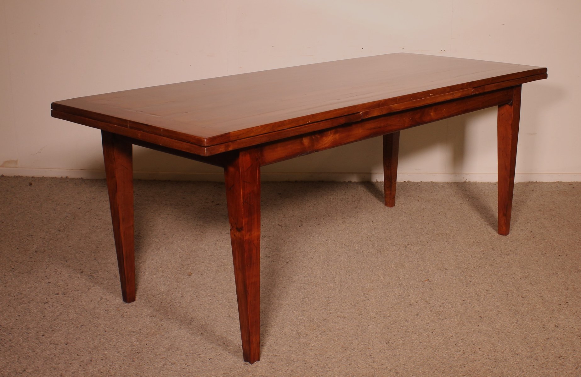 Antique Extendable Table in Cherry for sale at Pamono