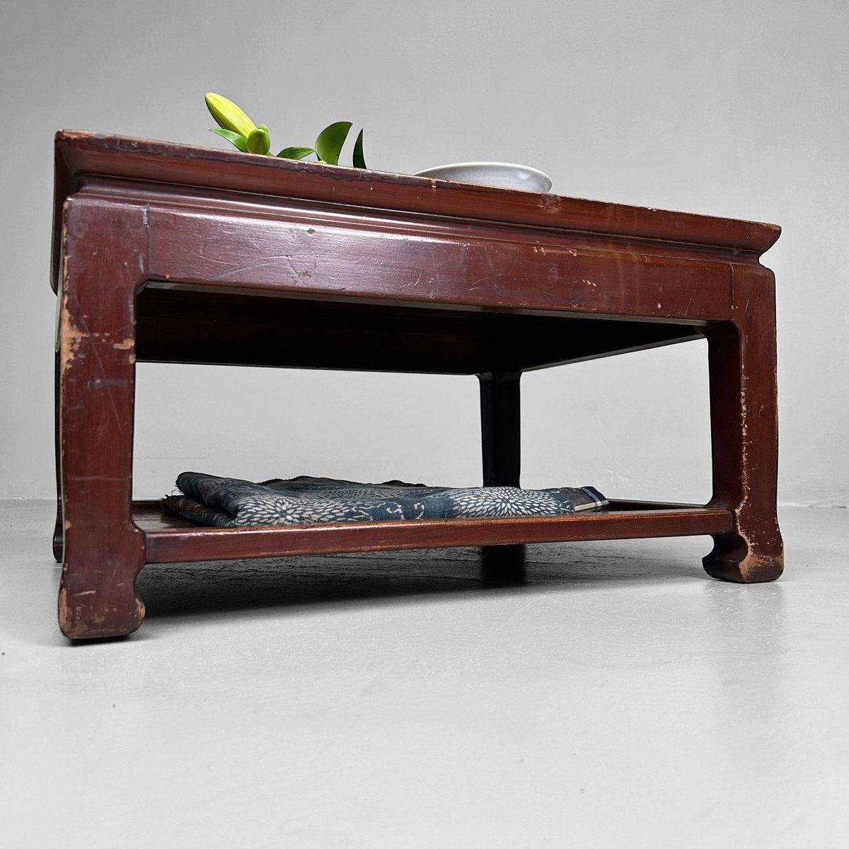 Early Shōwa Chabudai Low Table, Japan, 1930s for sale at Pamono