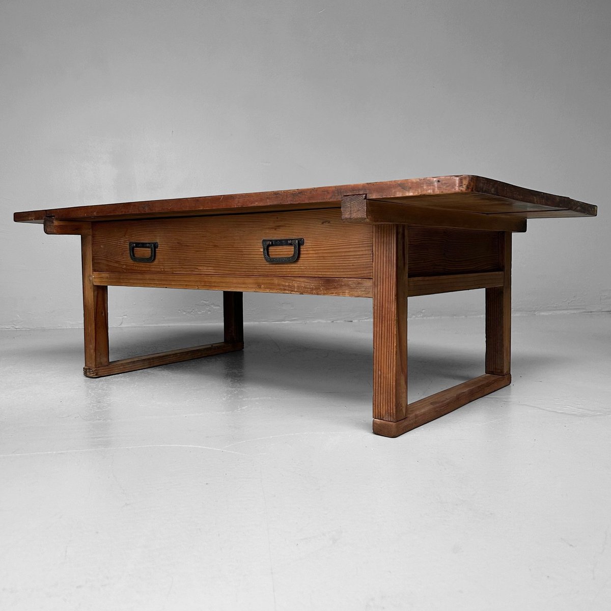 Traditional Low Japanese Writing Desk, 1920s for sale at Pamono