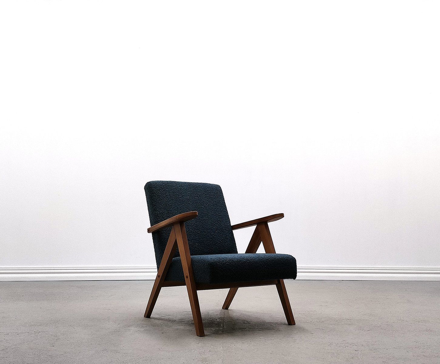 Mid-Century Easy Chair Model B - 310 Var in Blue Boucle, 1960s for sale ...
