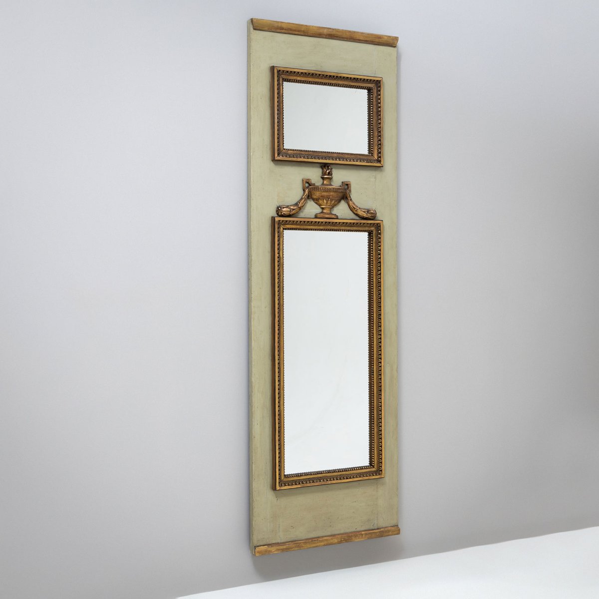 Antique French Pier Mirror, 1700s for sale at Pamono
