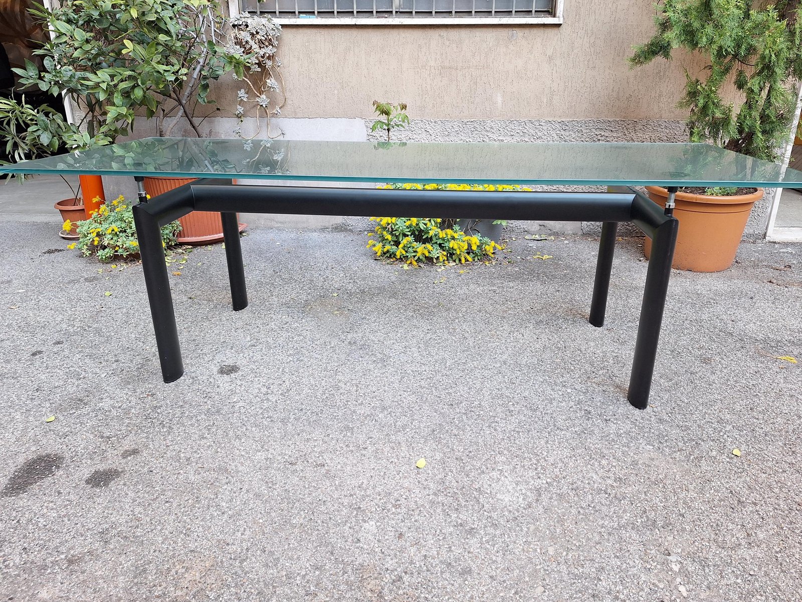 LC6 Dining Table by Le Corbusier for Cassina, 1960s for sale at Pamono