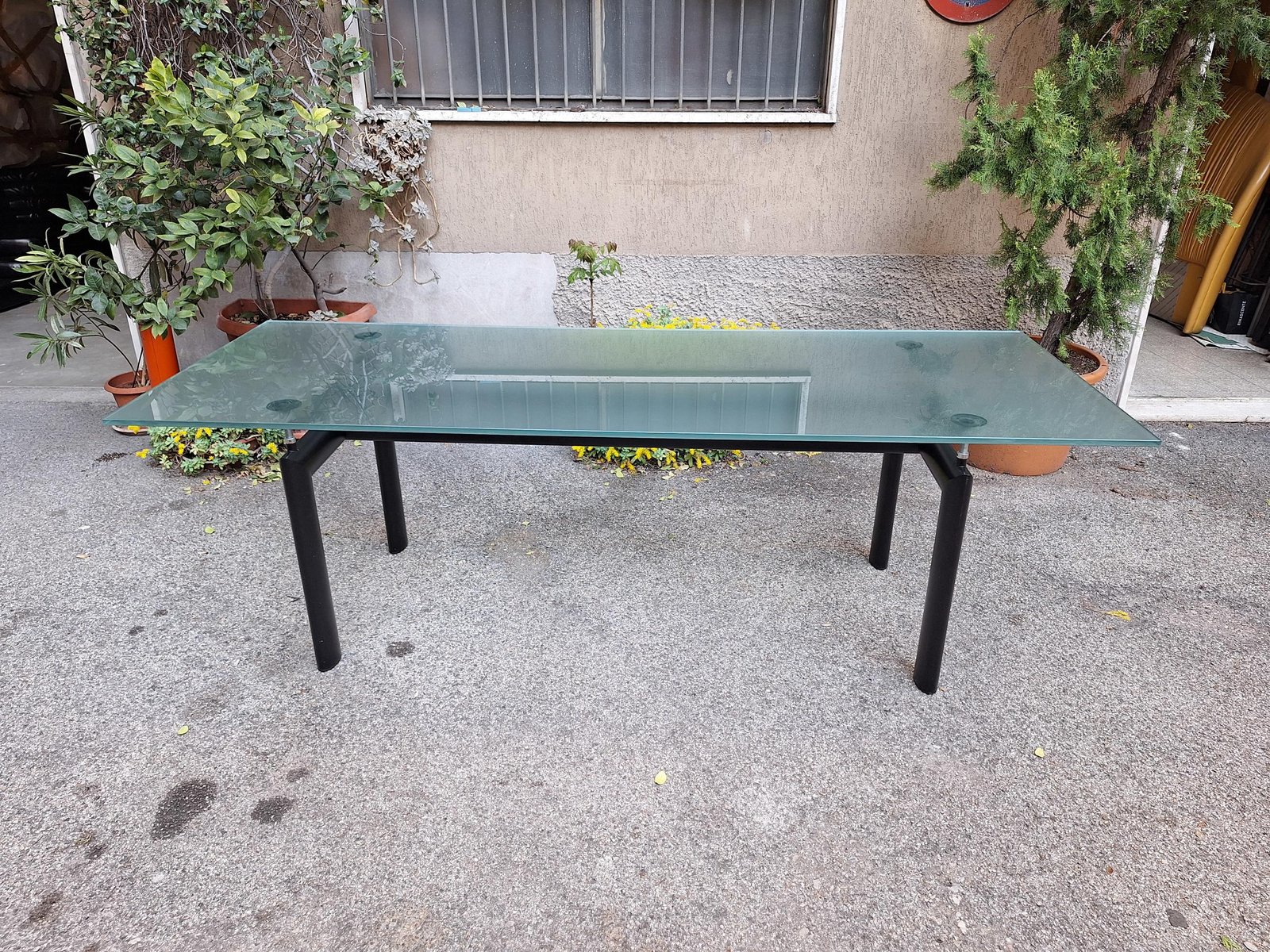 LC6 Dining Table by Le Corbusier for Cassina, 1960s for sale at Pamono