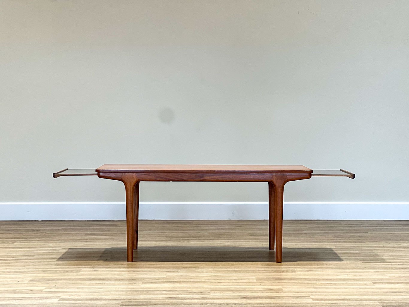 Extending Coffee Table from McIntosh, 1970 for sale at Pamono