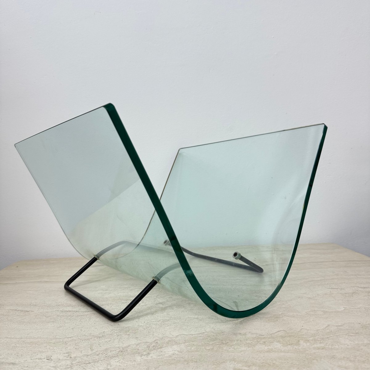 Vintage Italian Curved Glass Magazine Rack, 1980s for sale at Pamono