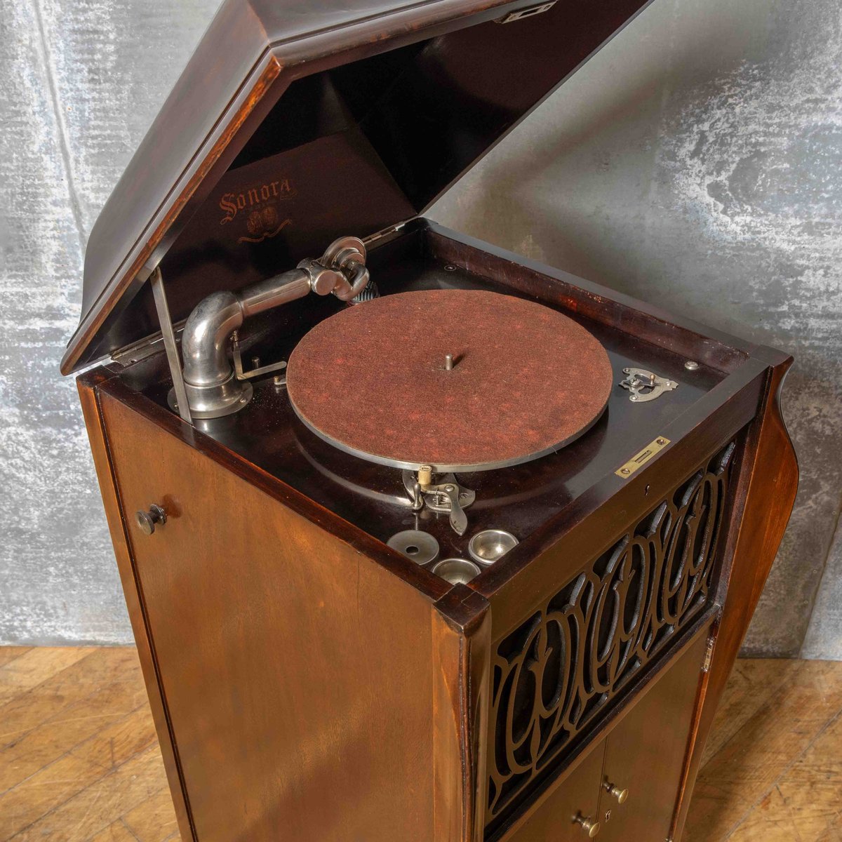 Sonora Gramophone, 1890s for sale at Pamono
