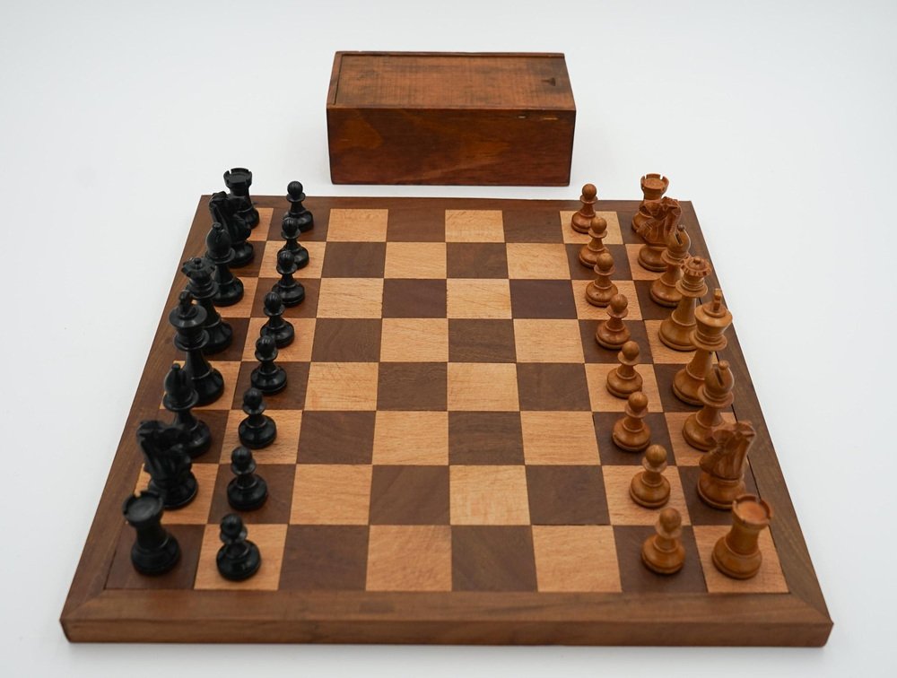 English Staunton Weighted Chess Set with Box and Board, 1890s, Set of ...