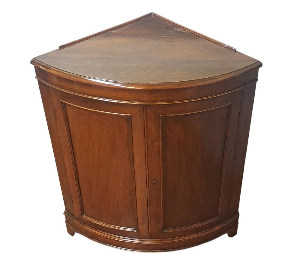 Walnut Corner Sideboard, 1800s for sale at Pamono