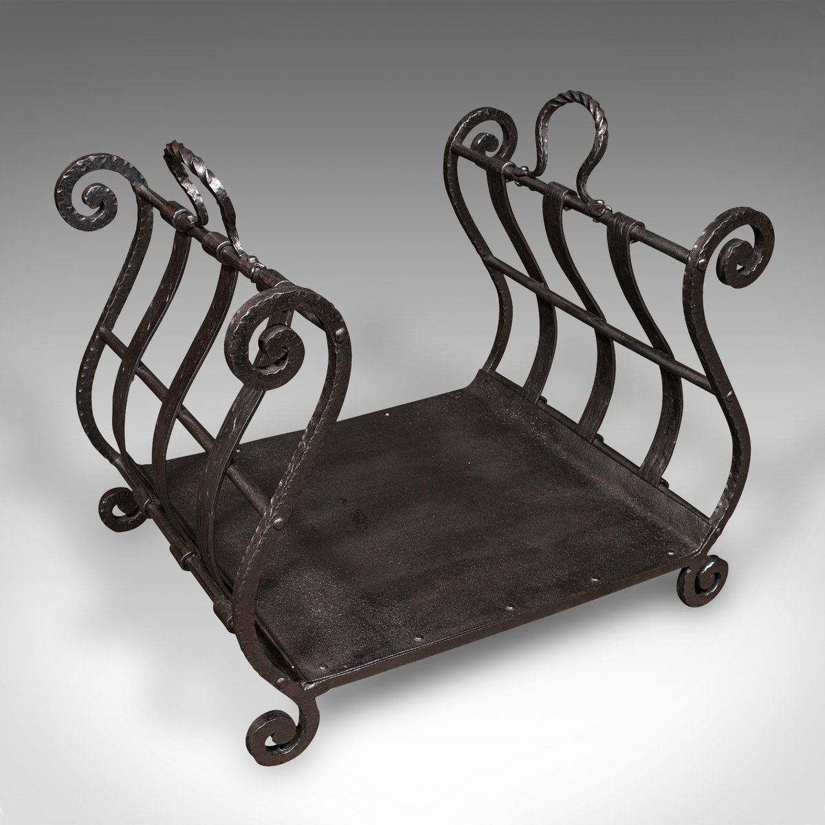 Antique English Log Layer in Wrought Iron, 1850 for sale at Pamono