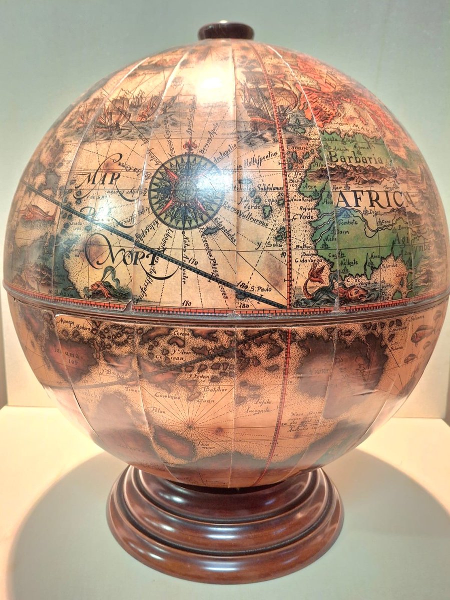 Vintage World Map Bar Cabinet for sale at Pamono