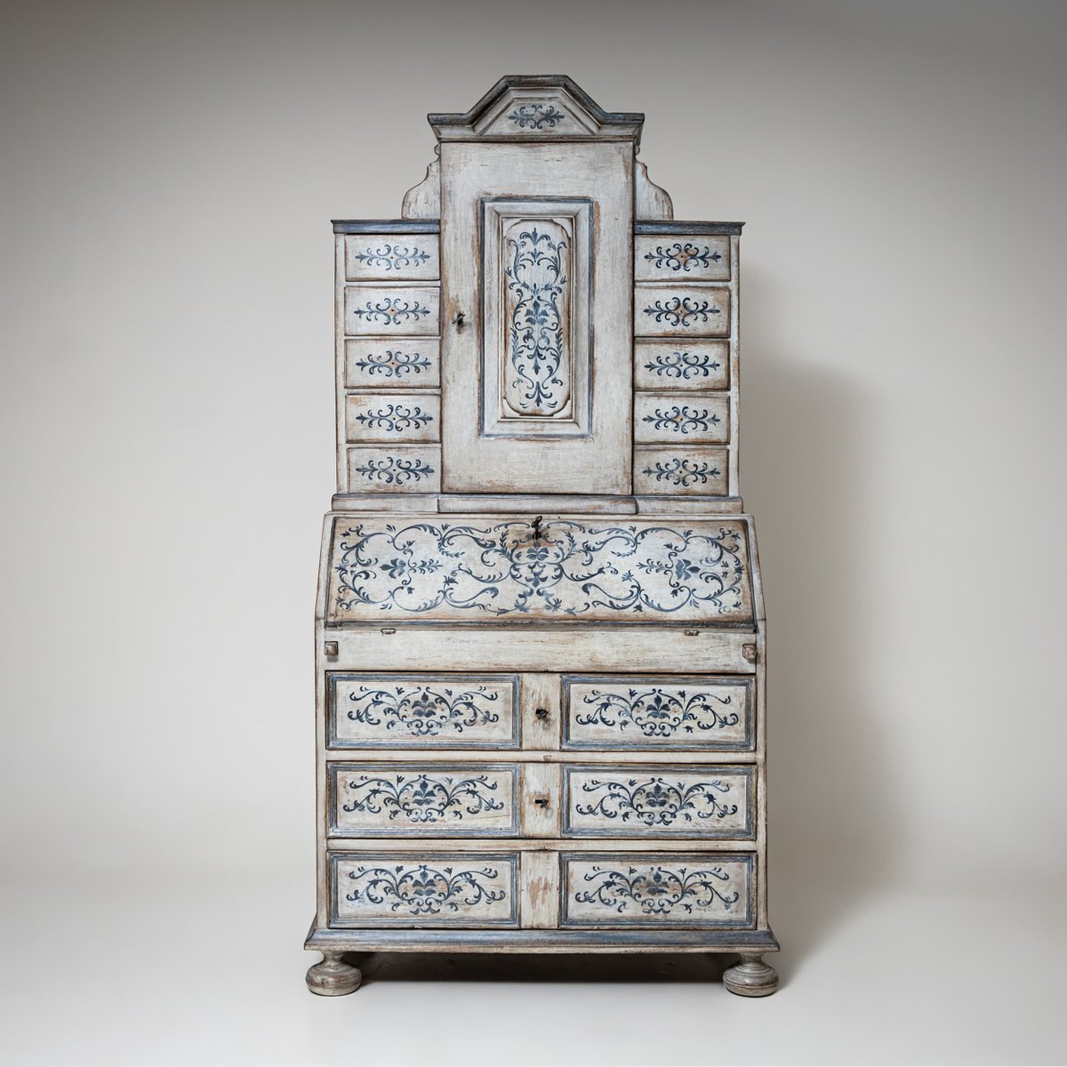 18th Century Baroque Hand-Painted Secretary Desk for sale at Pamono