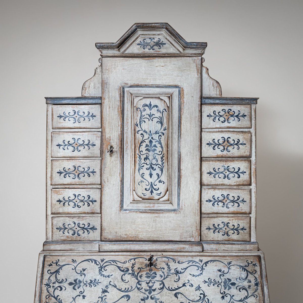 18th Century Baroque Hand-Painted Secretary Desk for sale at Pamono