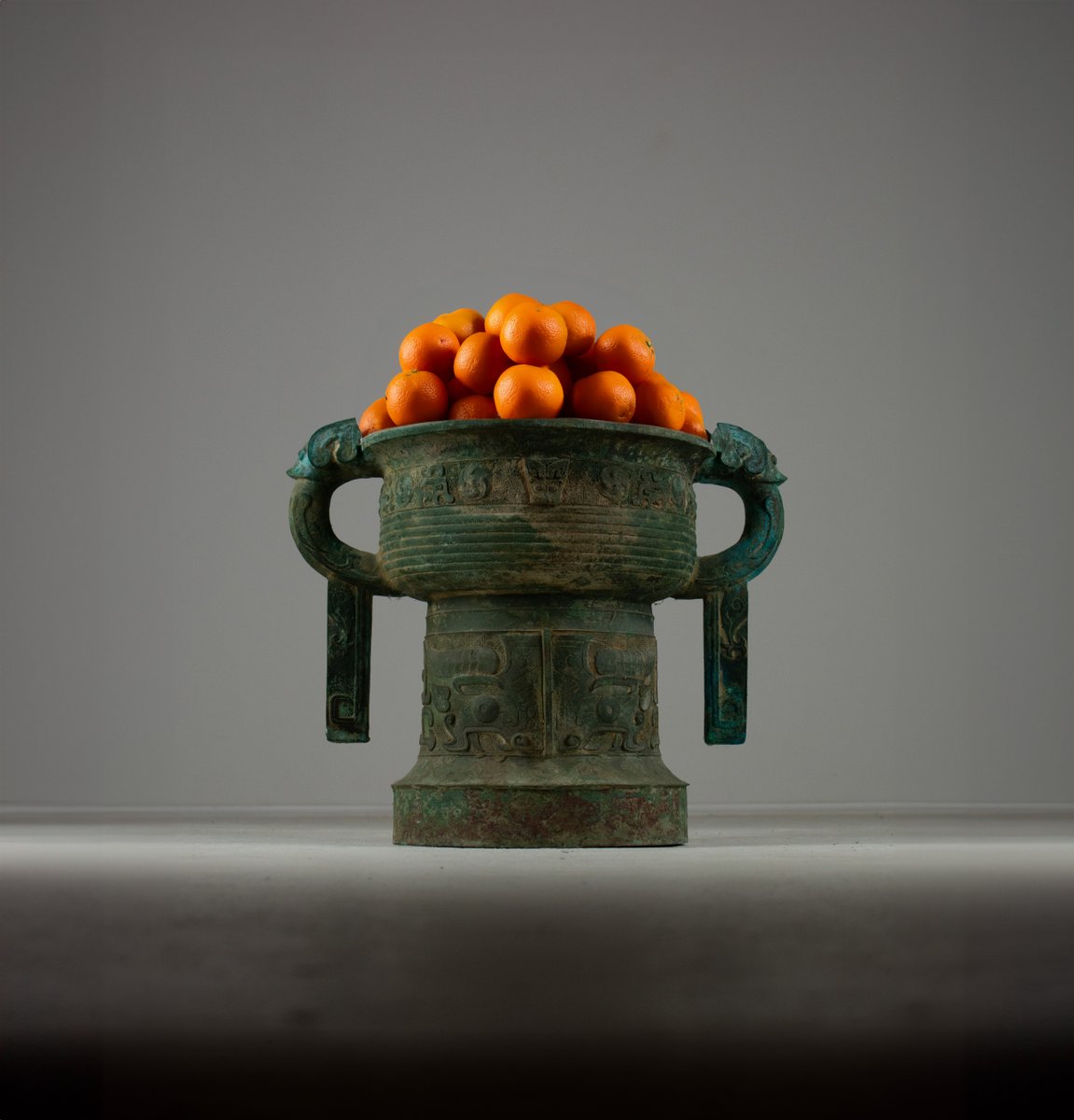 Large Archaic Bronze Gui Vessel with Taotie Beast for sale at Pamono