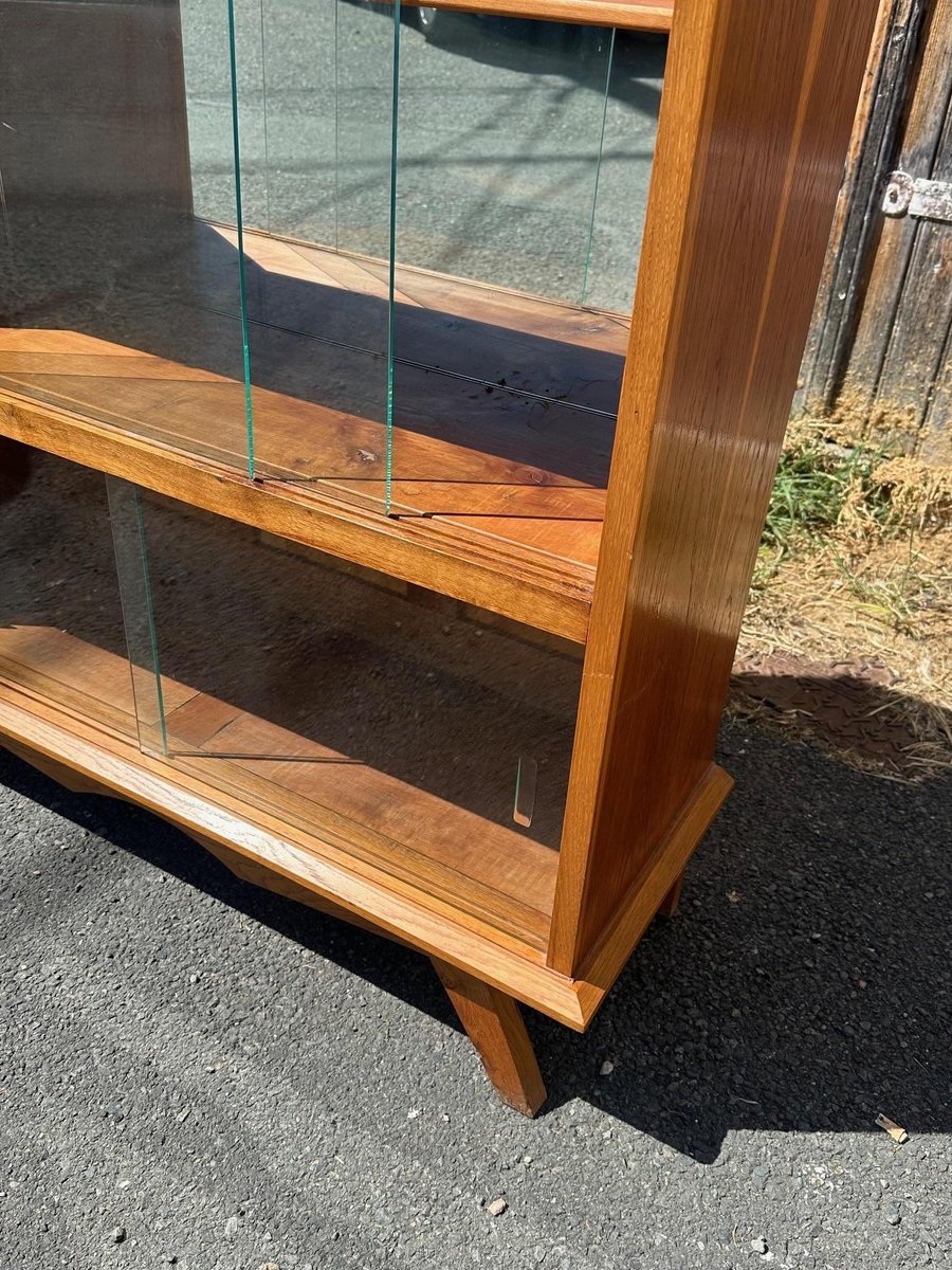 Vintage Walnut Showcase, 1960s for sale at Pamono
