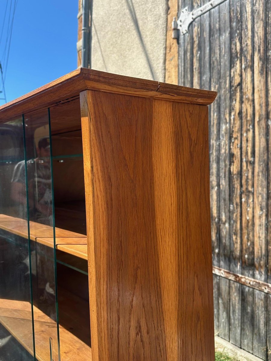 Vintage Walnut Showcase, 1960s for sale at Pamono