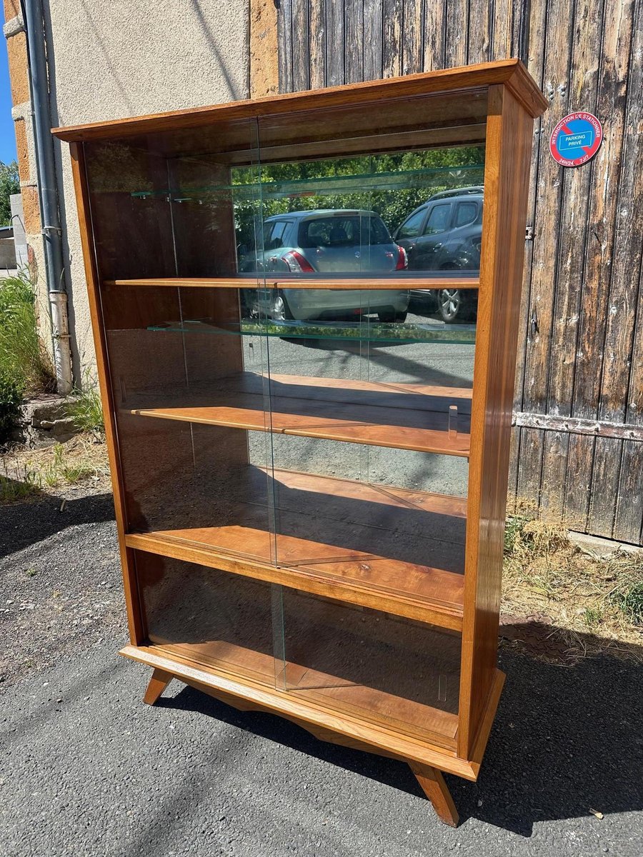 Vintage Walnut Showcase, 1960s for sale at Pamono