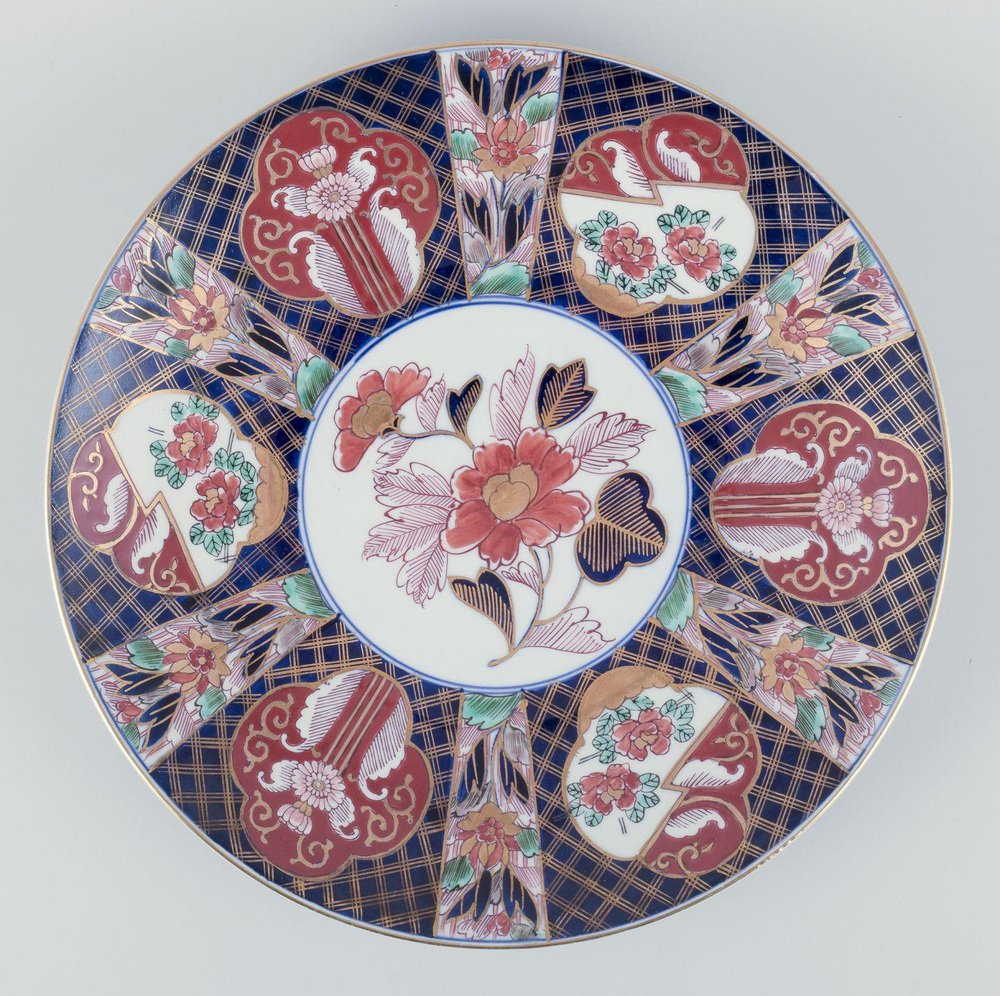 Japanese Kutami Dish in Porcelain Hand-Decorated with Floral Motifs for ...
