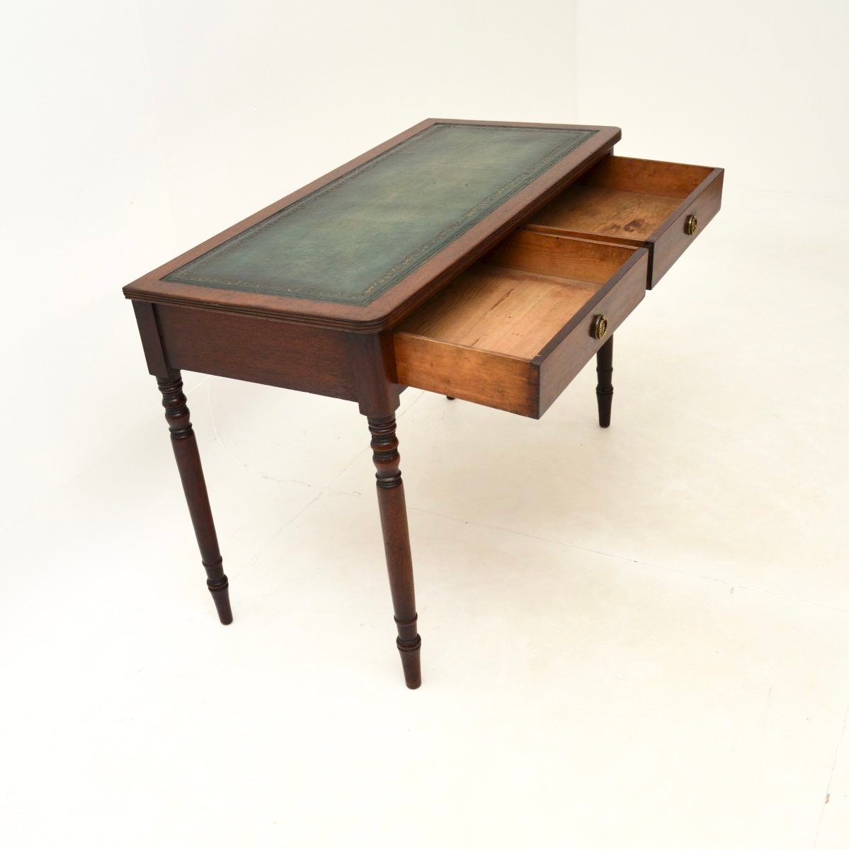 Georgian Leather Top Writing Desk, 1800s for sale at Pamono