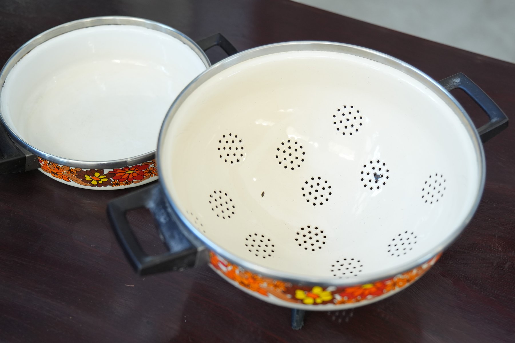 Vintage Enamel Floral Colander and Stew Pot Set, 1950s, Set of 2 for ...