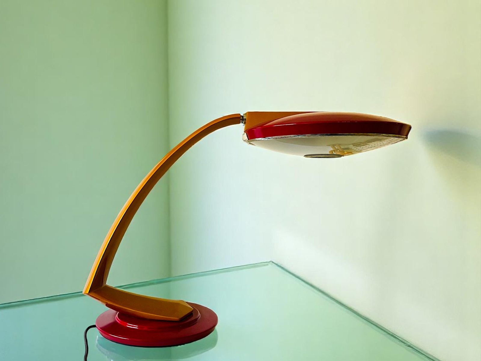 Modernist Spanish Red Metal Desk Lamp Boomerang 2000 by Fase, 1960s for ...