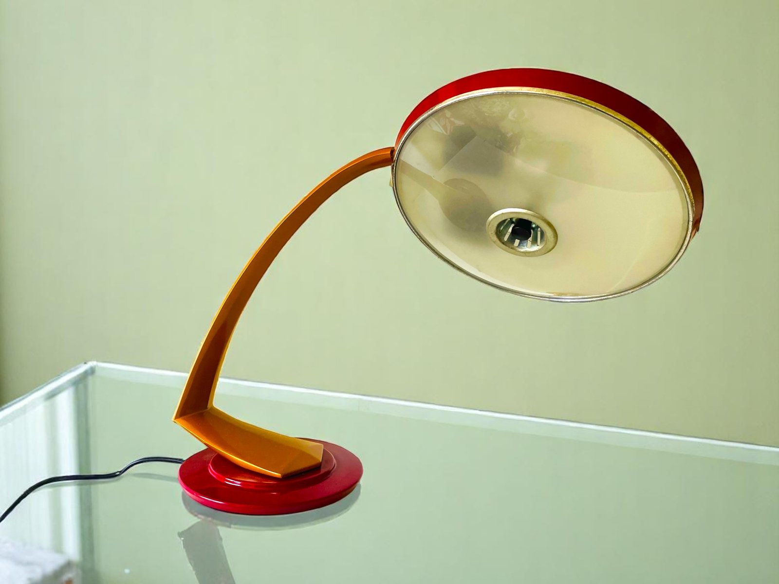 Modernist Spanish Red Metal Desk Lamp Boomerang 2000 by Fase, 1960s for ...