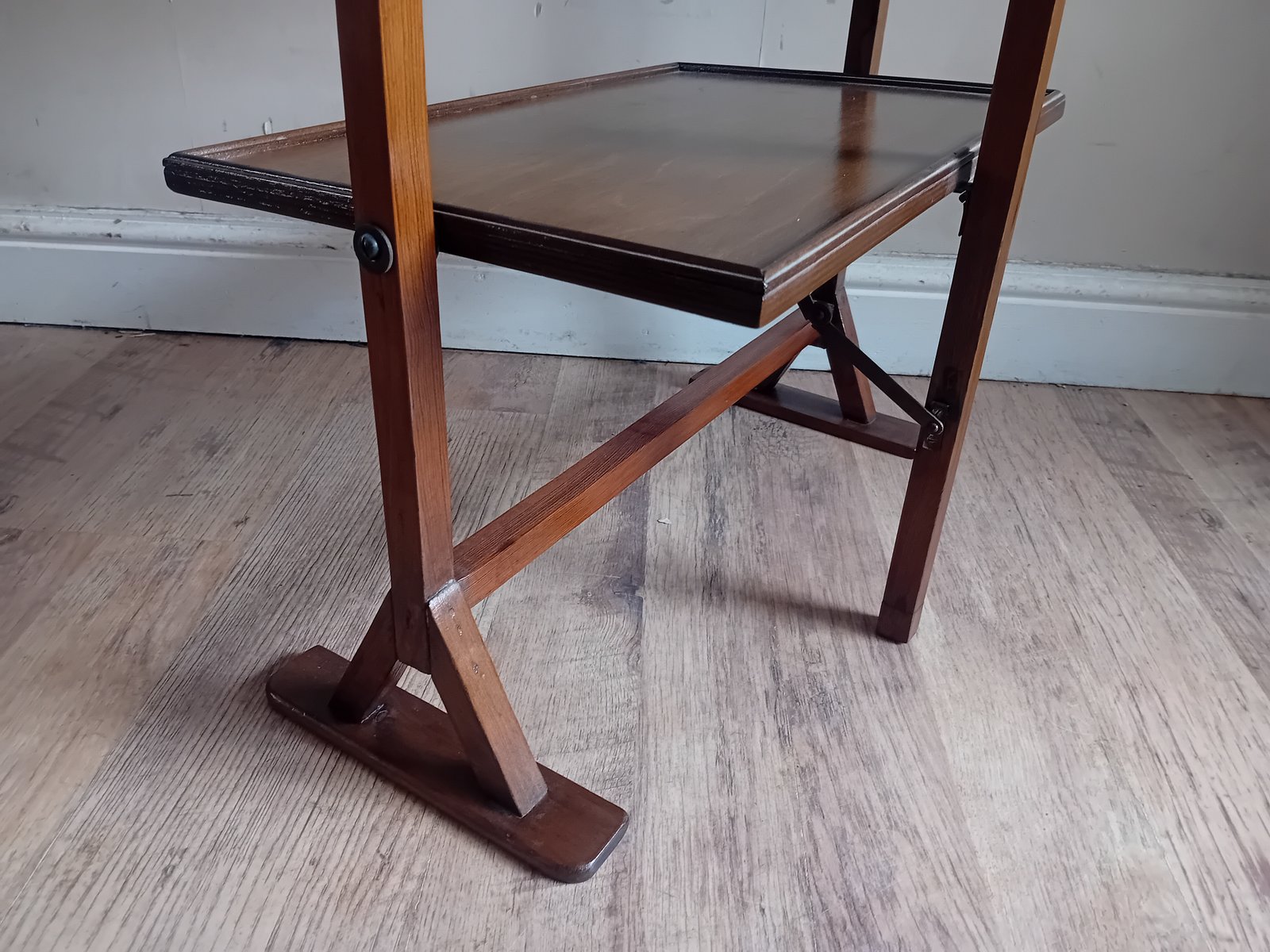 Metamorpher Faltbarer Kunst- und Handwerksständer, 1890er bei Pamono kaufen