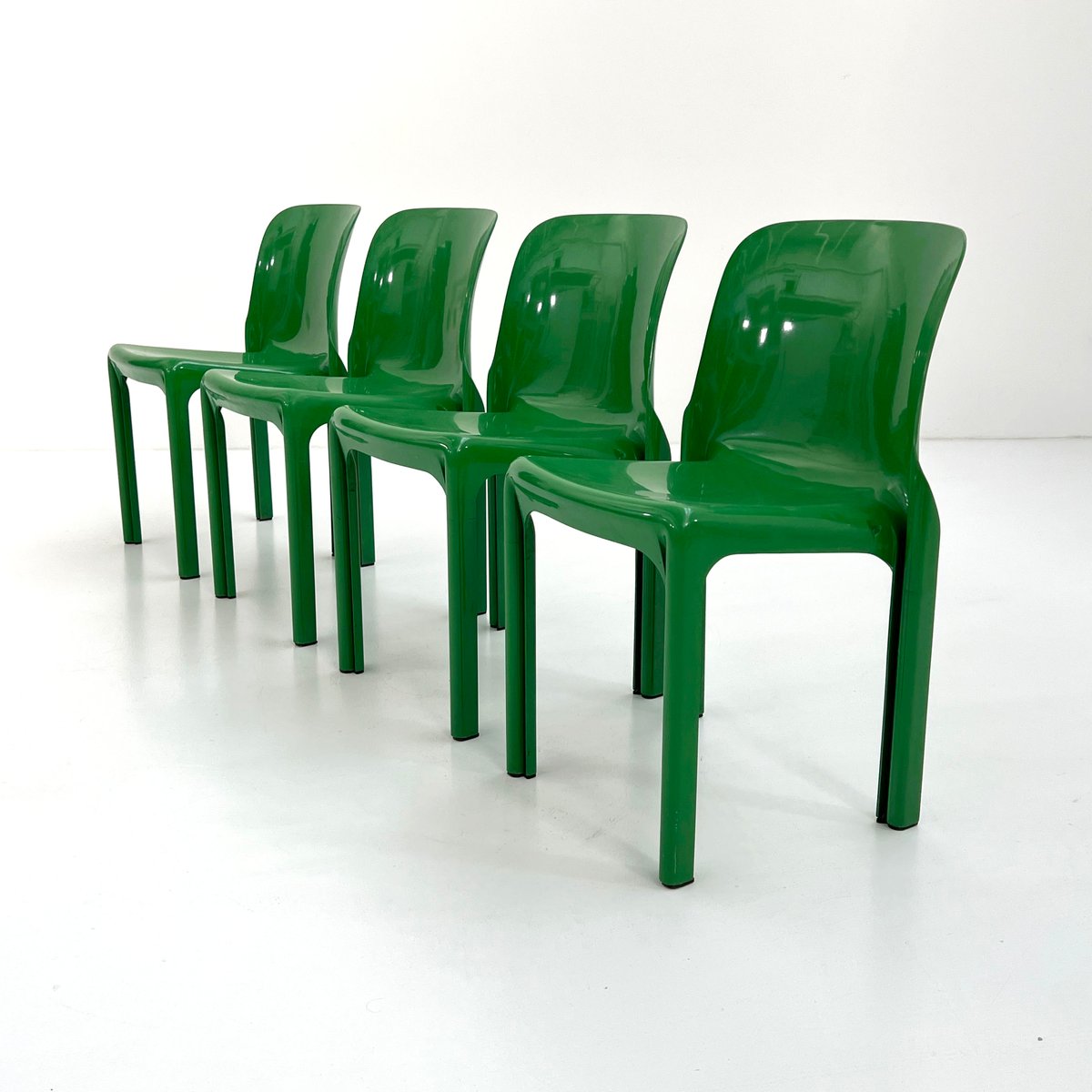 Selene Chairs by Vico Magistretti for Artemide, 1970s, Set of 4 for sale at Pamono