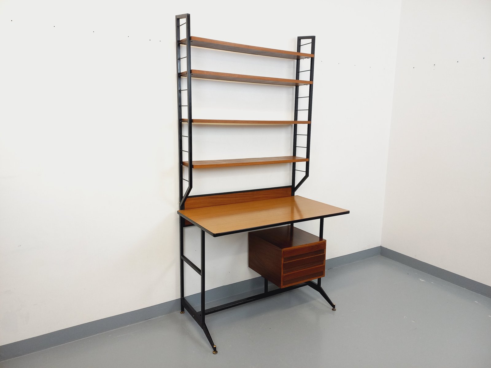 Italian Modernist Desk with Integrated Modular String Shelf Bookcase in ...