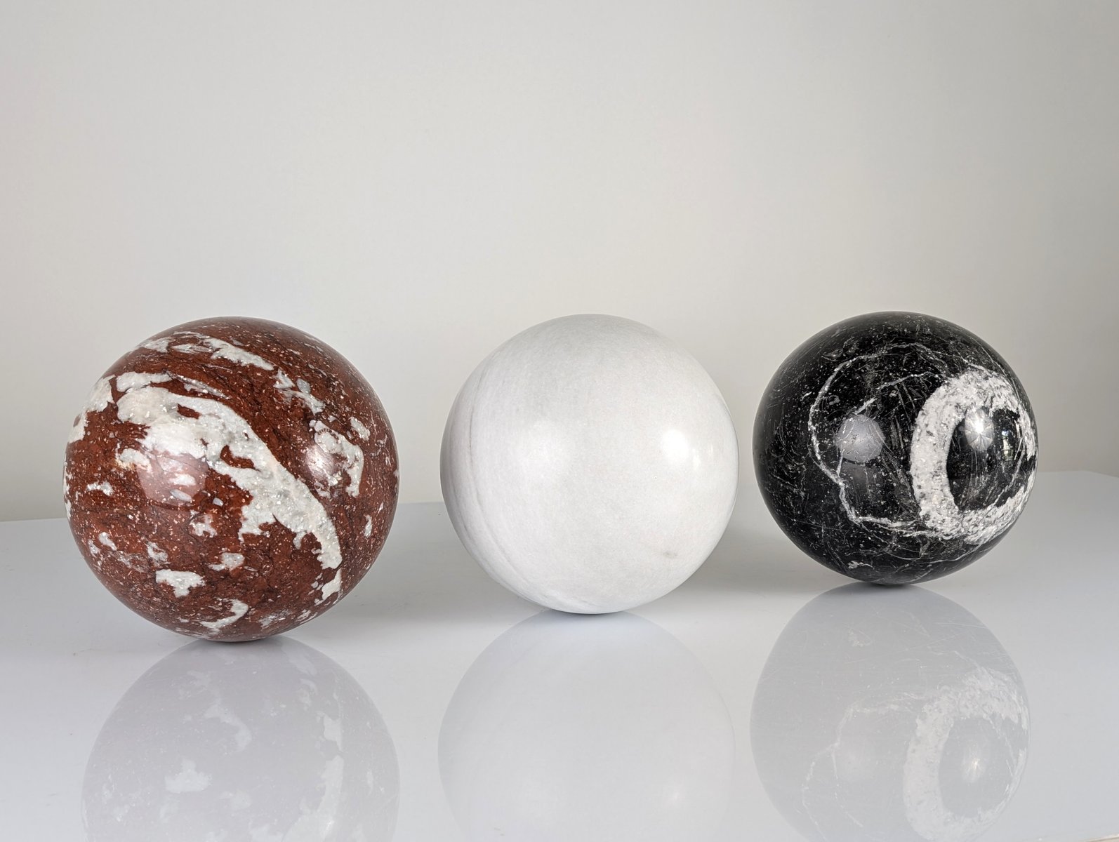 Italian Table with Tricolor Marble Spheres, 1990s for sale at Pamono