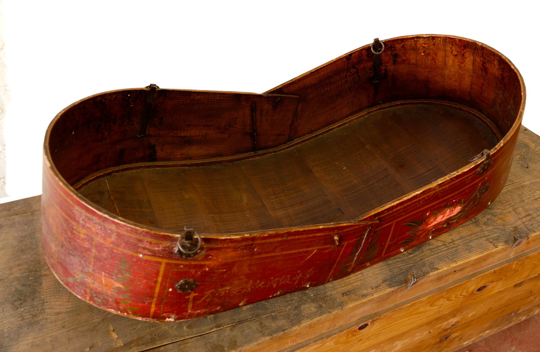 Antique Chinese Red Painted Cradle for sale at Pamono
