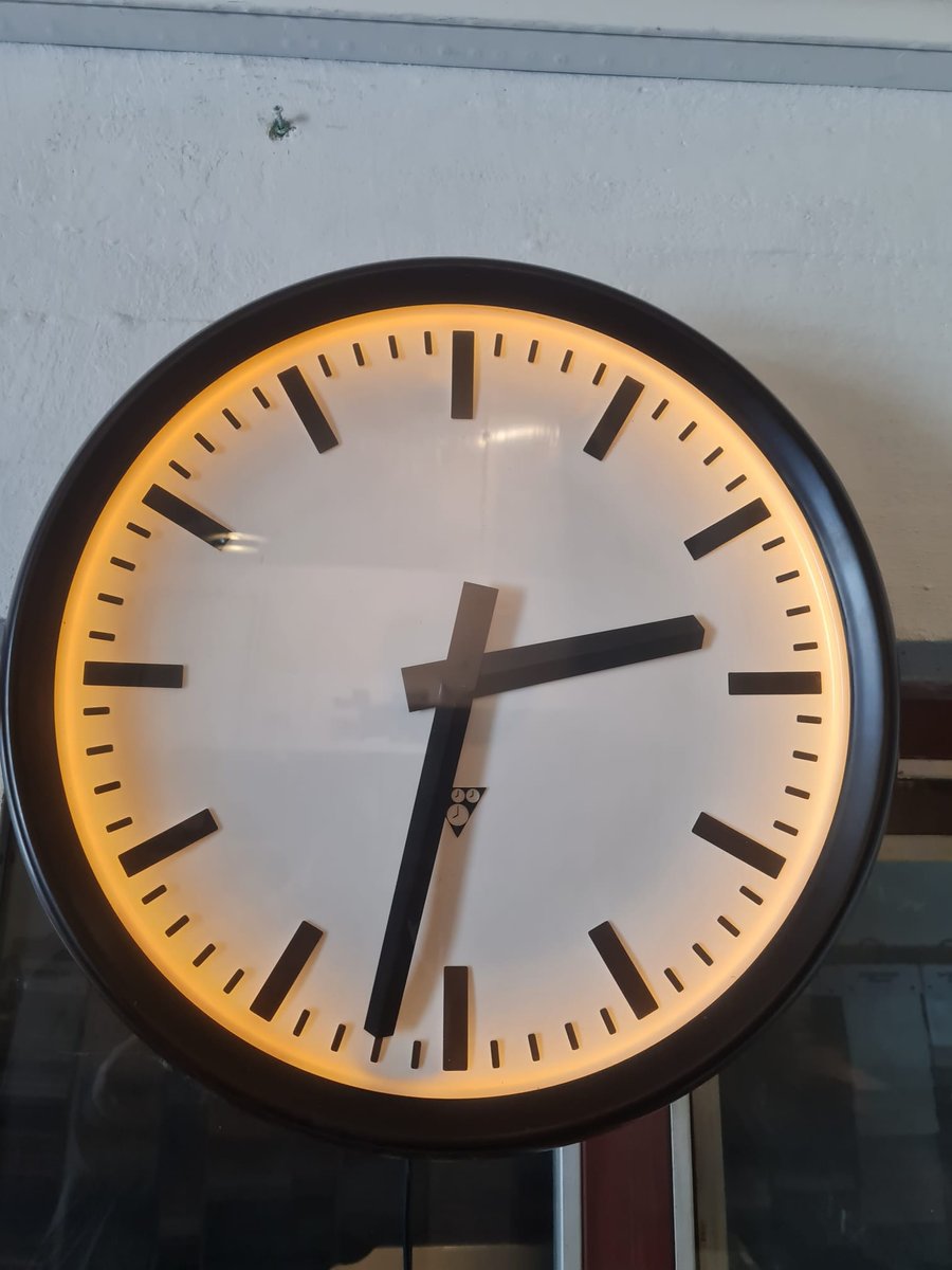 Electric Clock from Pragotron for sale at Pamono