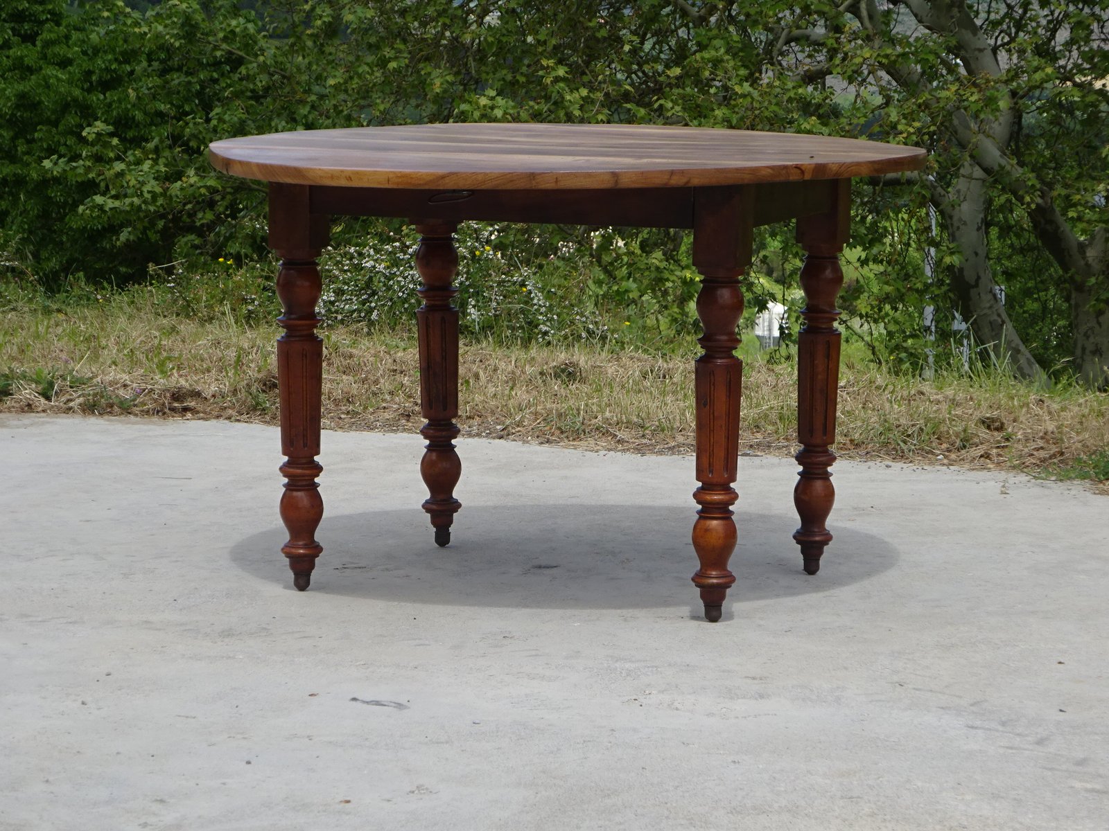 Round Flap Table in Walnut, 1890s for sale at Pamono