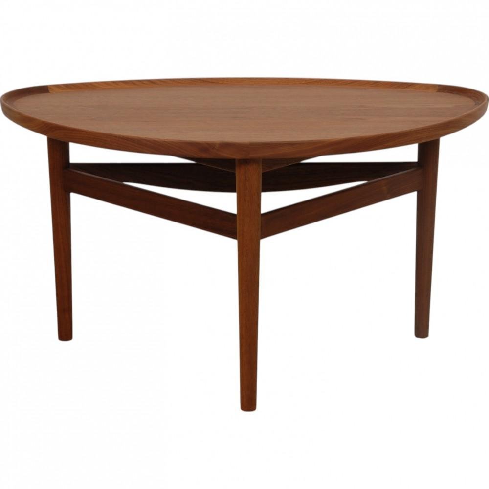 Eye Coffee Table in Walnut by Finn Juhl for sale at Pamono