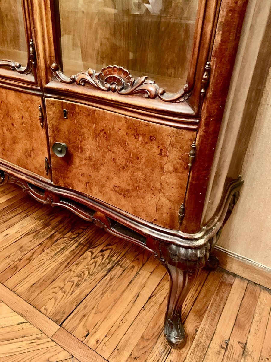 Italian Walnut Burl Chippendale Display Cabinet, 1960s for sale at Pamono