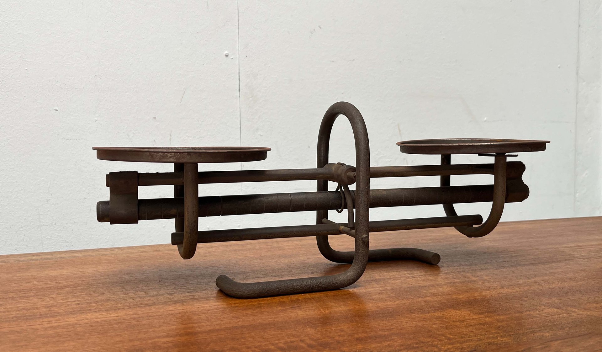 Art Deco Minimalist Metal Balance Beam Scale for sale at Pamono