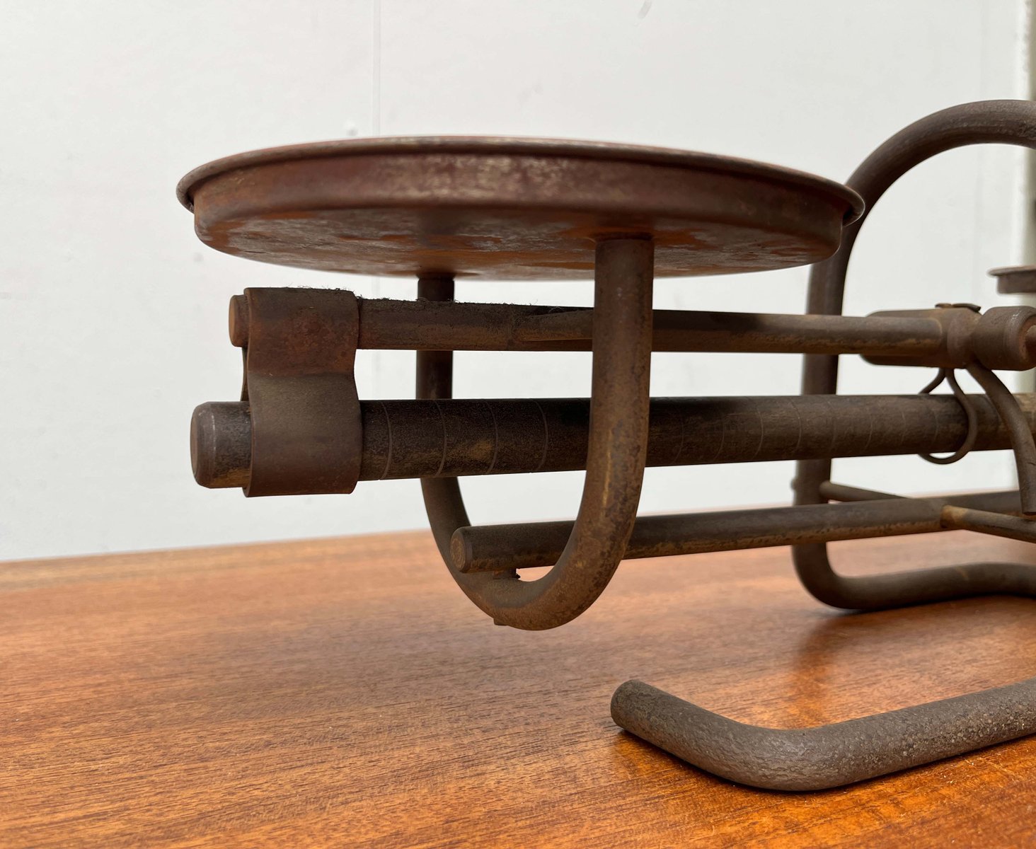 Art Deco Minimalist Metal Balance Beam Scale for sale at Pamono